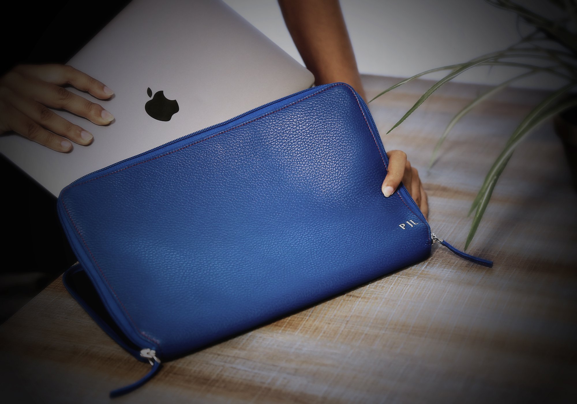 Leather case for MacBook Pro