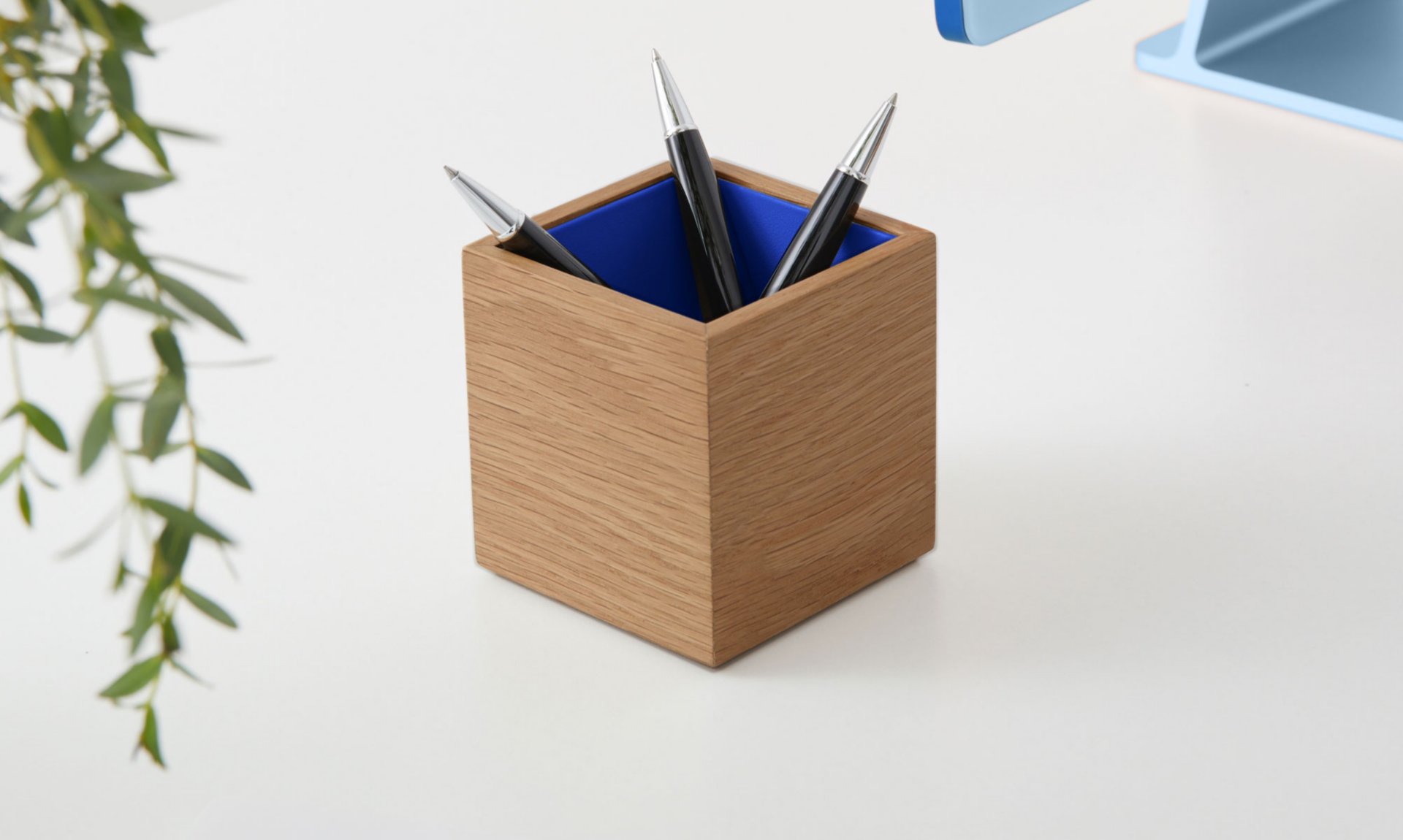 Lucrin Pencil and pen holders and cases