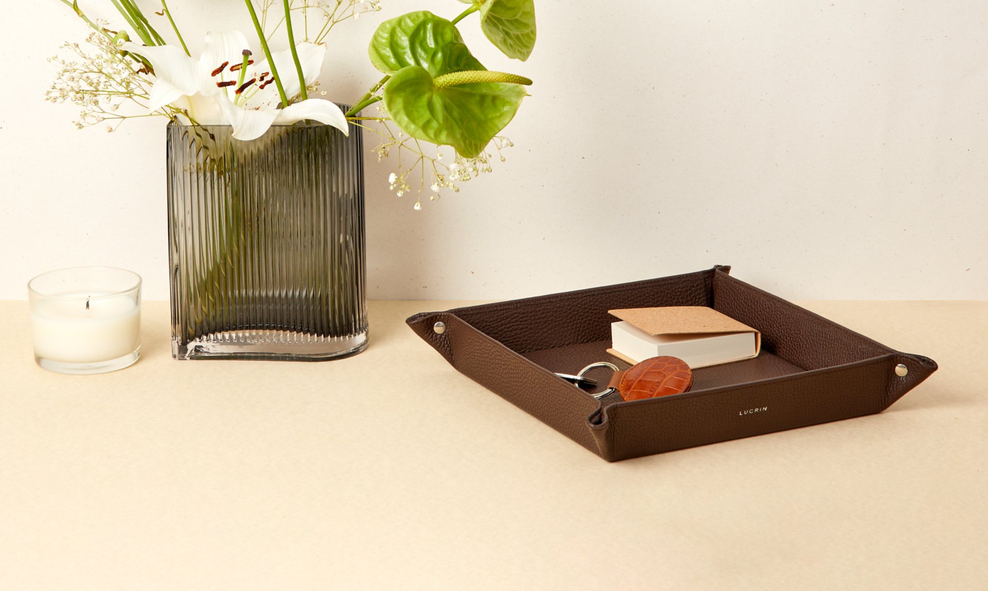 Leather tidy tray