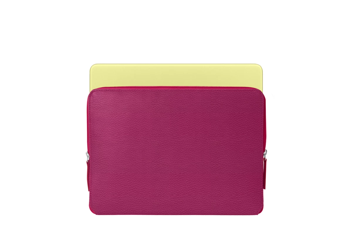 | Leather Zipped Case for MacBook Neo | LUCRIN - Fuchsia - Pebbled Leather