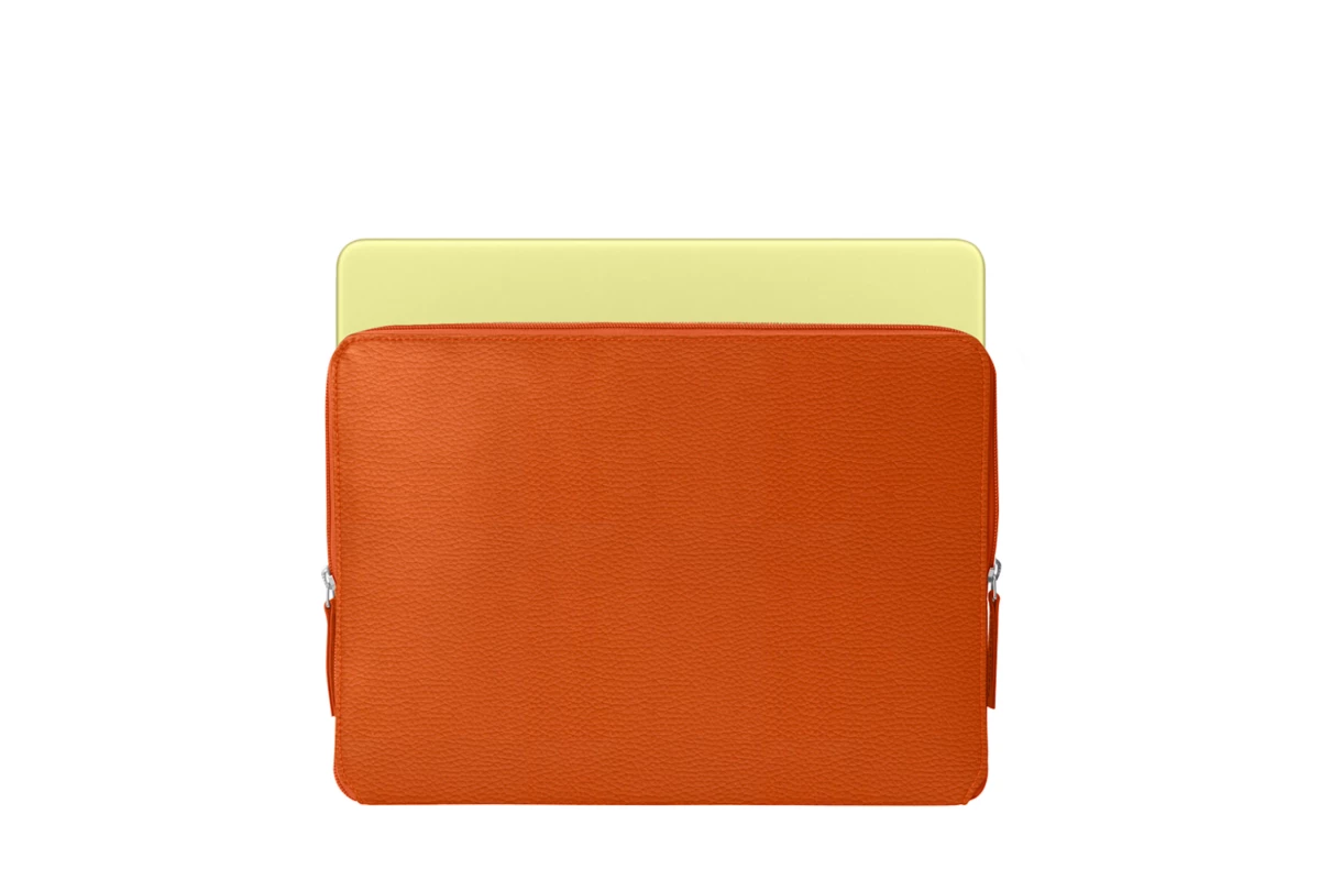 | Leather Zipped Case for MacBook Neo | LUCRIN - Orange - Pebbled Leather