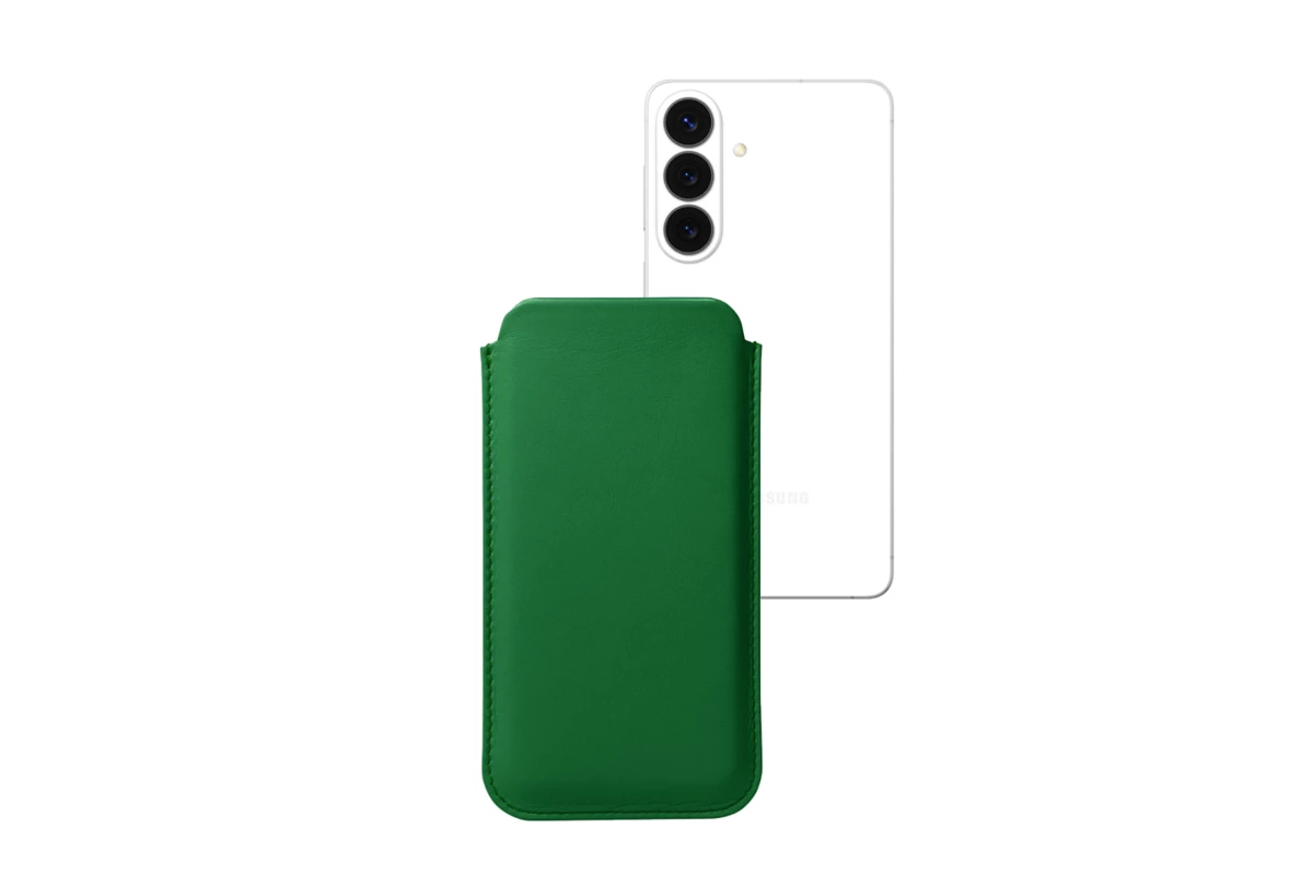 Classic Sleeve for Samsung Galaxy S26 in Leather | LUCRIN - Light Green ...