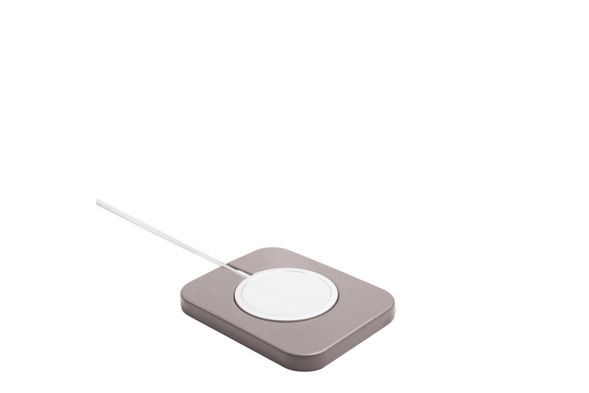 | MagSafe charger holder in leather - Light Taupe - Smooth Leather