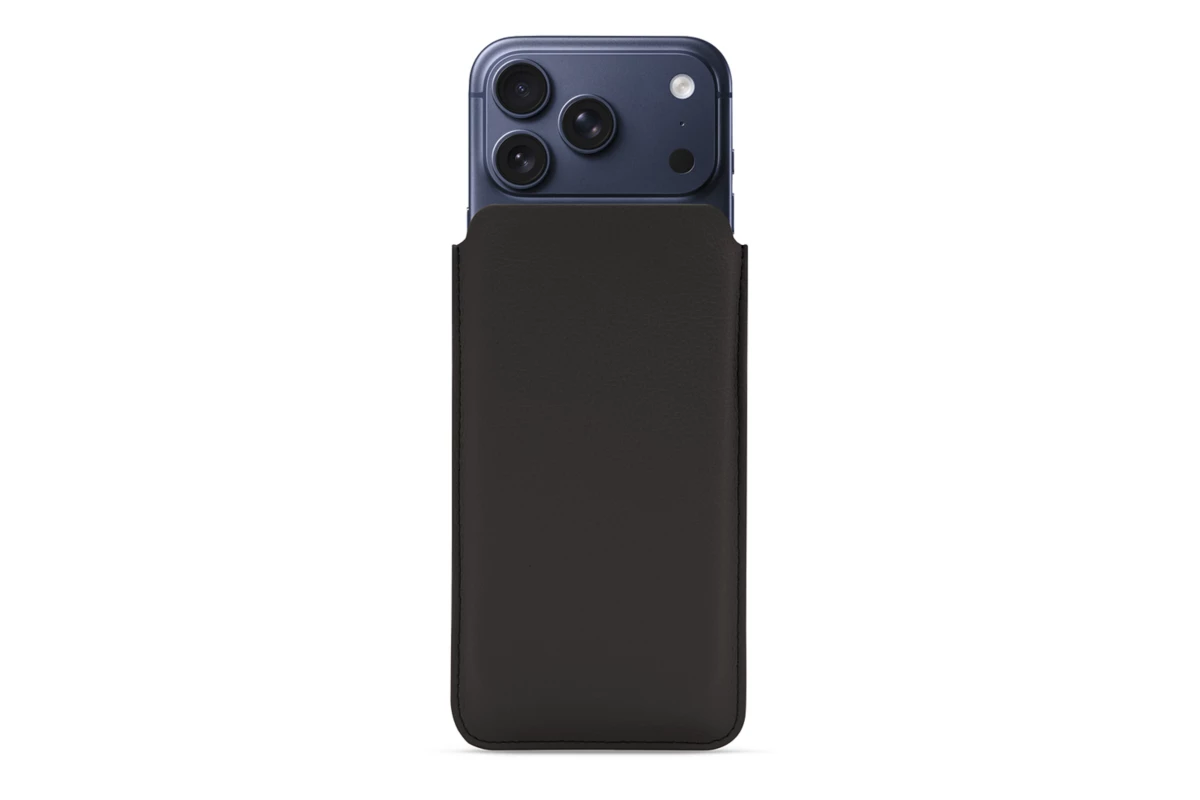 | iPhone 17 Pro Classic Sleeve | Custom Leather by LUCRIN - Anthracite ...
