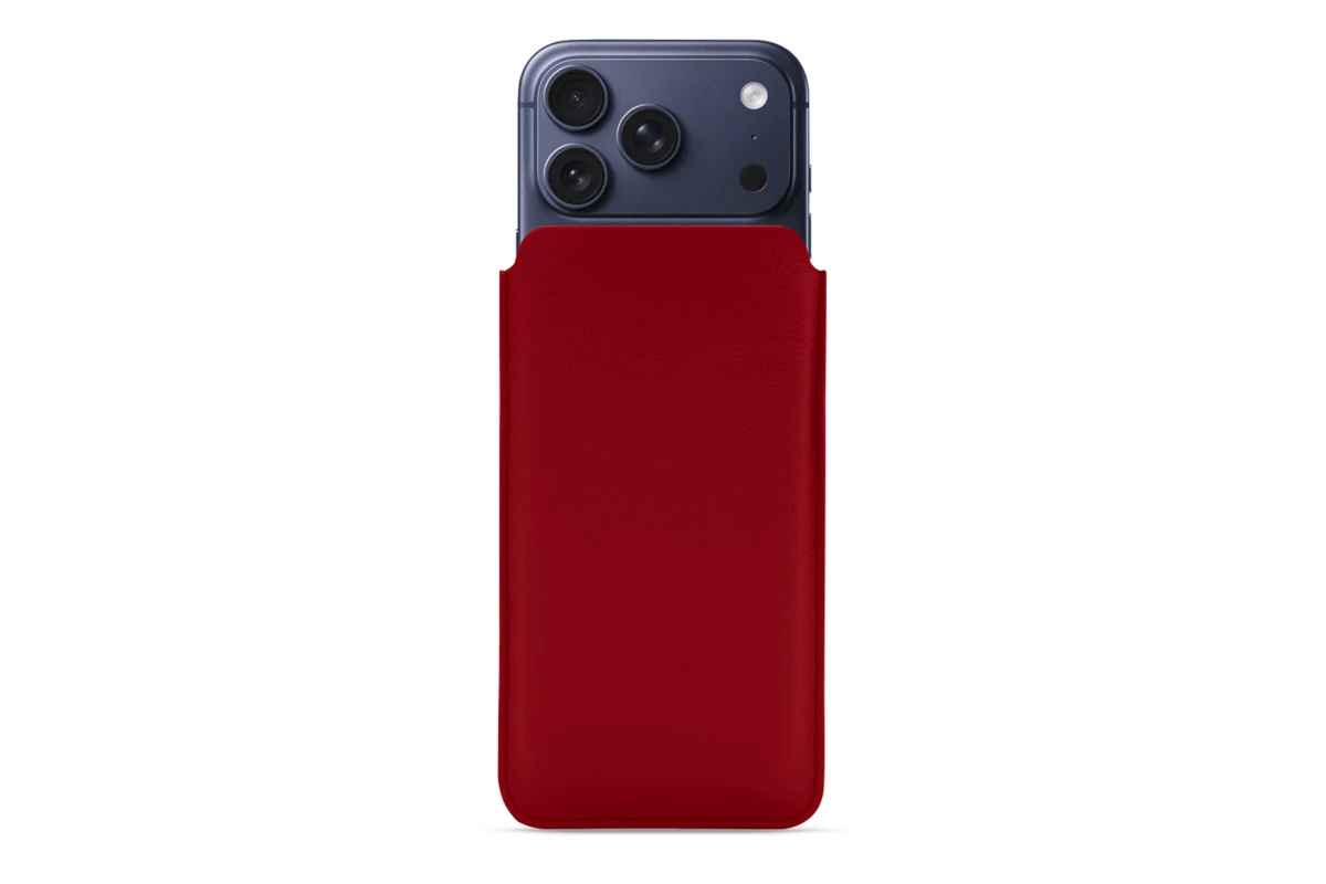 | iPhone 17 Pro Classic Sleeve | Custom Leather by LUCRIN - Red - Plant ...