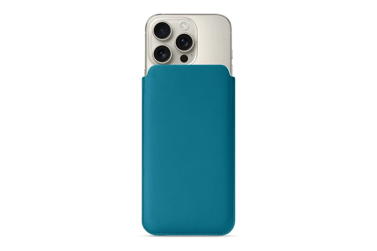 | Luxurious Leather iPhone 16 Pro Sleeve - Turquoise - Smooth Leather