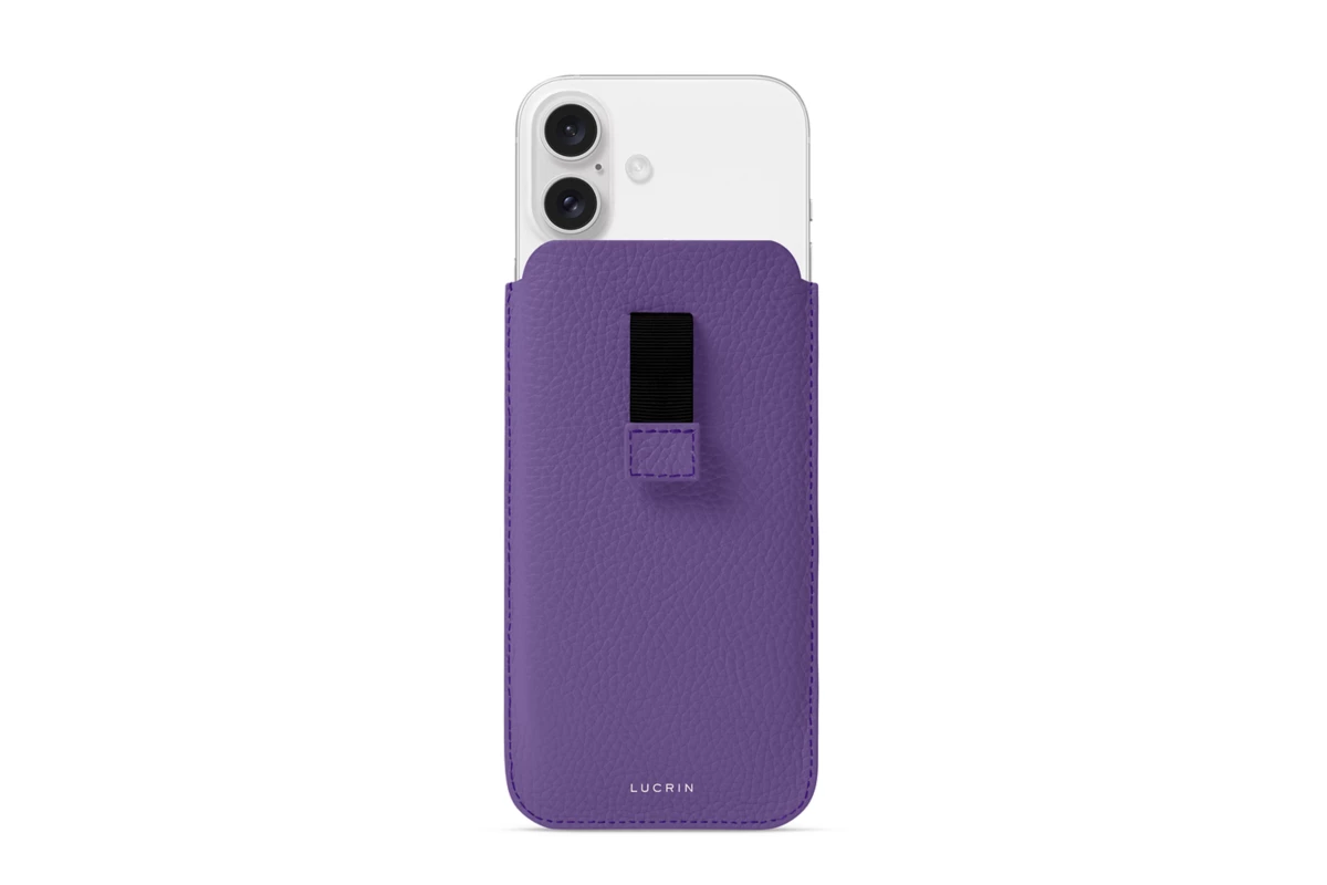 | iPhone 17 sleeve with pull-tab | Personalized leather LUCRIN ...