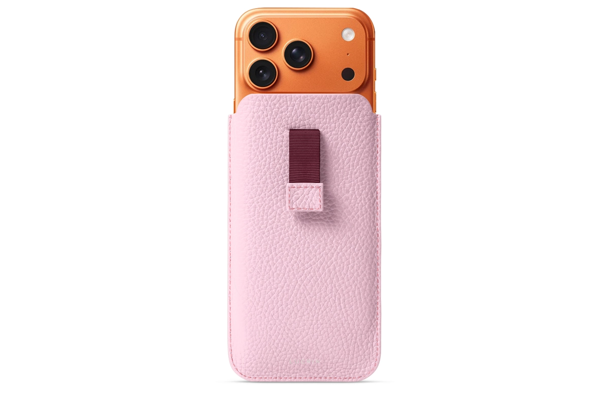 iPhone 17 Pro Max sleeve with pull-tab | Personalised leather LUCRIN - Pink - Pebbled Leather
